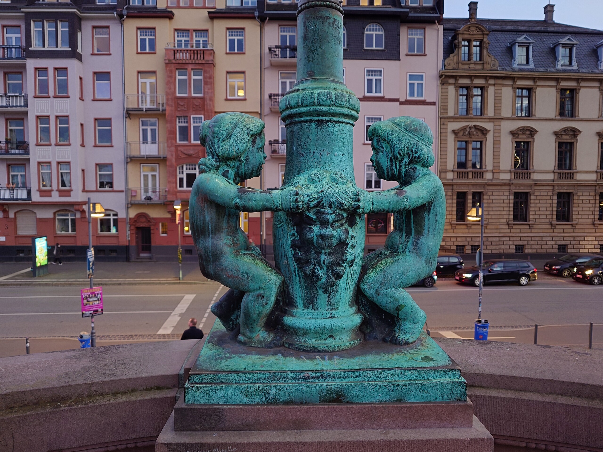 Sony Xperia 1 VI vs. OnePlus 13: Den stora kamerajämförelsen för resefotografer (Frankfurt ...